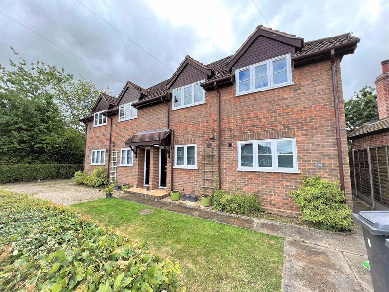 Mill Lane, Stock, Ingatestone CM4 2 bed apartment to rent - £1,450 pcm ...