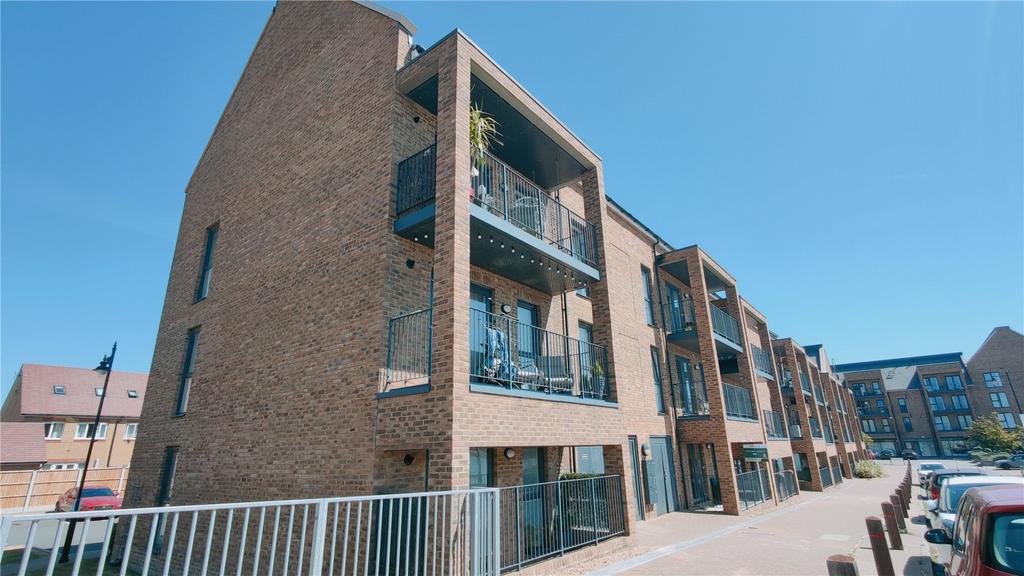Knights Templar Way, Kent ME2 2 bed flat - £1,500 pcm (£346 pw)