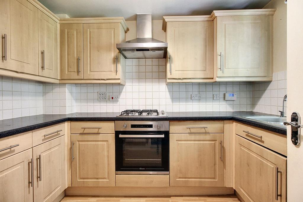 Swaffer Way, Ashford TN23 3 bed end of terrace house - £275,000