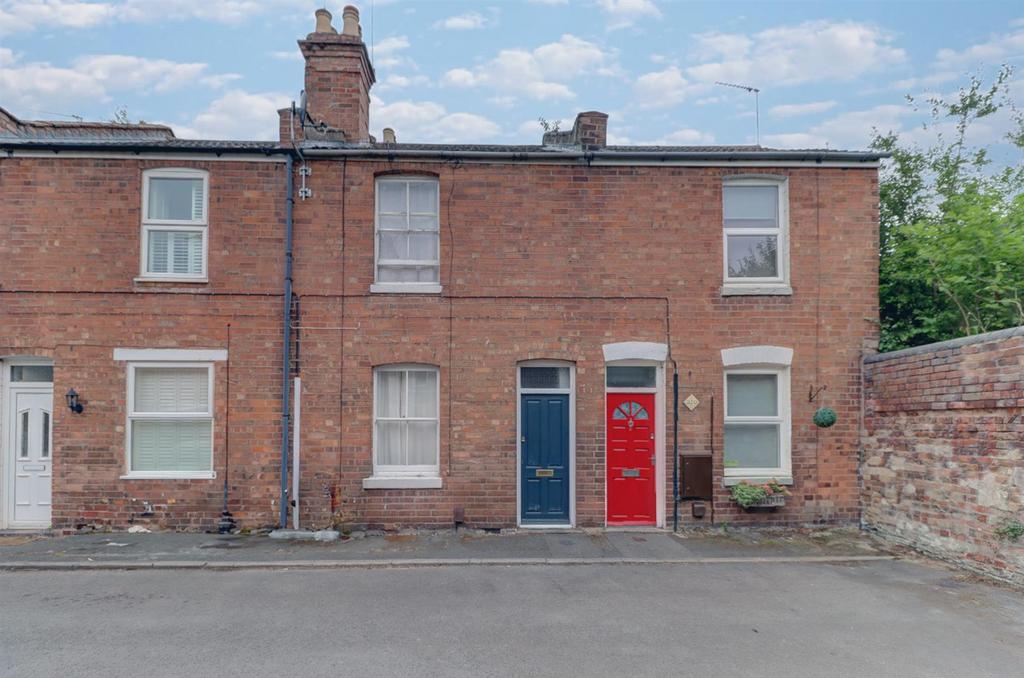Clapham Square, Leamington Spa 2 bed terraced house to rent - £1,250 ...