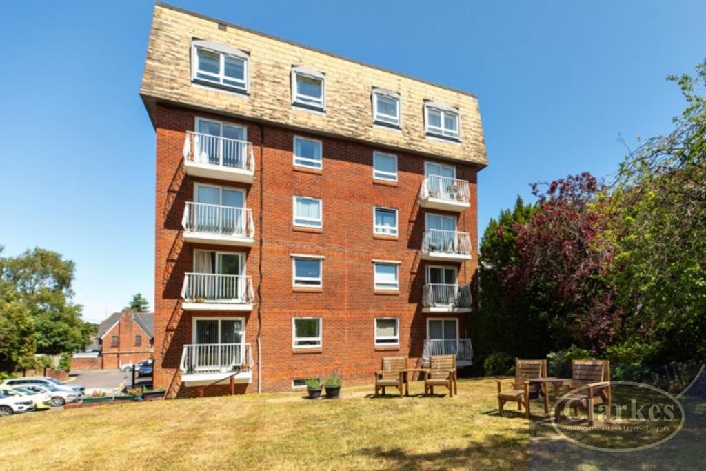 masters court BH2 6BE 1 bed flat for sale - £75,000