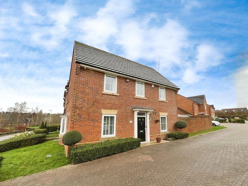 Sutton Avenue, Silverdale, Newcastle 4 bed detached house for sale - £ ...