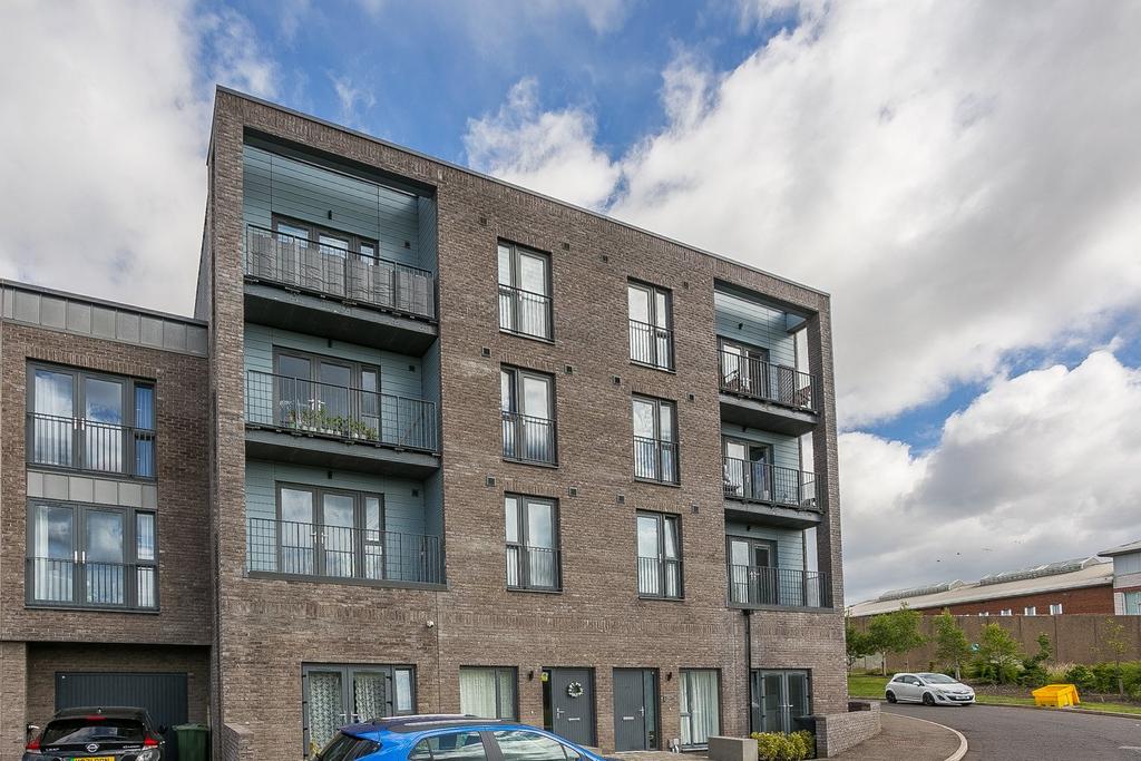 Gaskell Street, Longstone, Edinburgh... 2 bed flat for sale - £225,000