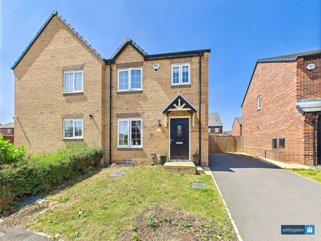 Cutter Lane, New Rossington... 3 bed semi-detached house for sale - £ ...