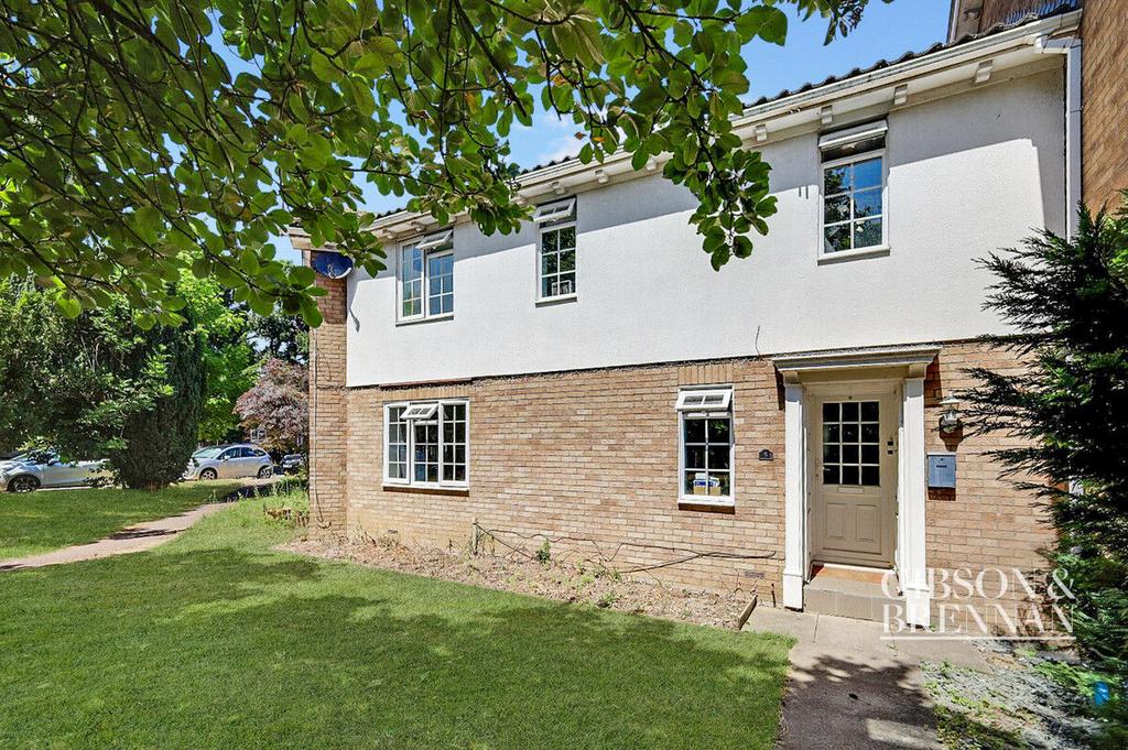 Bishops Close, Basildon, SS13 2 bed terraced house for sale - £300,000