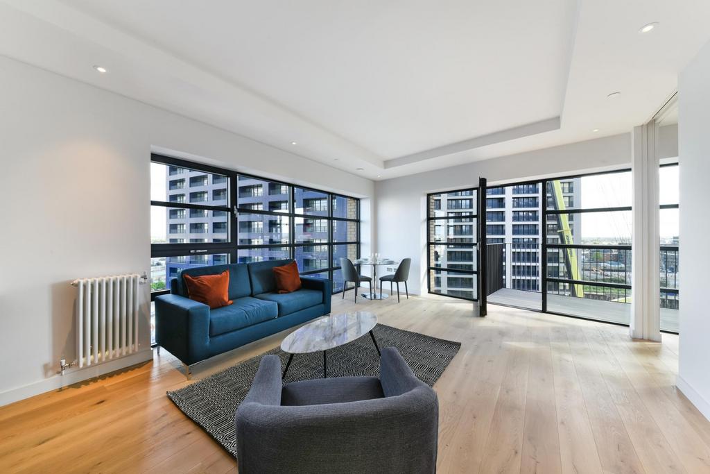 Modena House, London City Island... 2 bed apartment to rent - £3,033 ...
