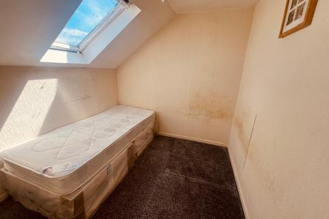 Houses to rent in Leeds | OnTheMarket