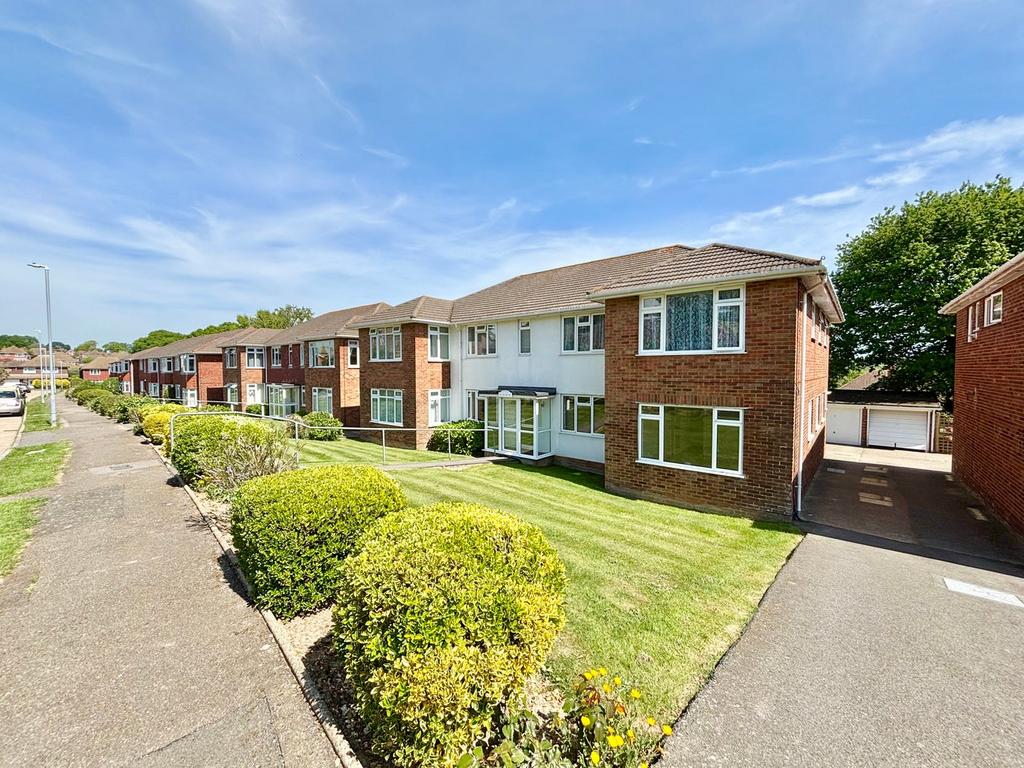 Duke Street, Bexhill-on-Sea, TN39 2 bed ground floor flat - £1,150 pcm ...