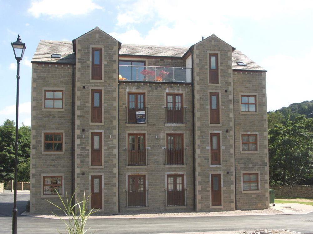 Victoria Mills, Holmfirth HD9 2 bed flat to rent - £800 pcm (£185 pw)
