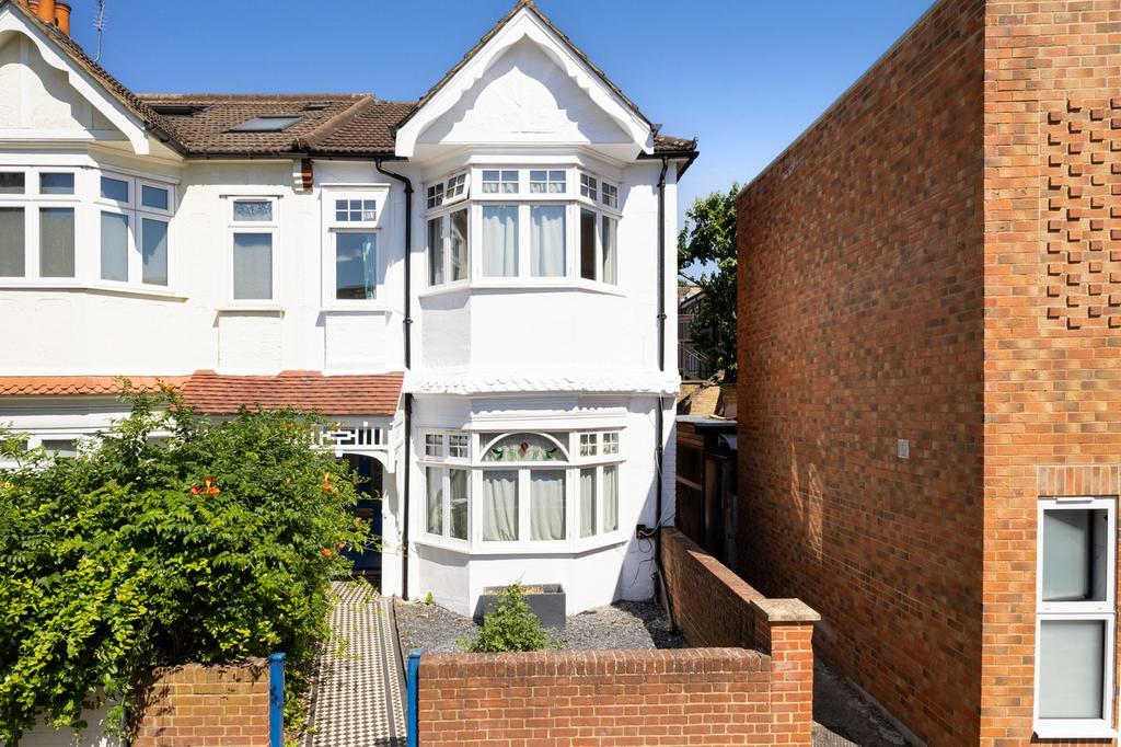 Graham Avenue, Northfields, Ealing, W13 3 bed end of terrace house for ...