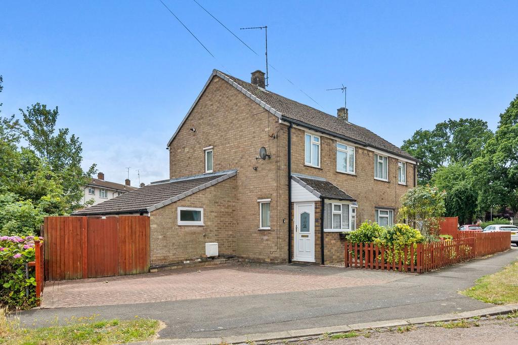 Kathleen Drive, Kettering NN16 3 bed semi-detached house for sale - £ ...