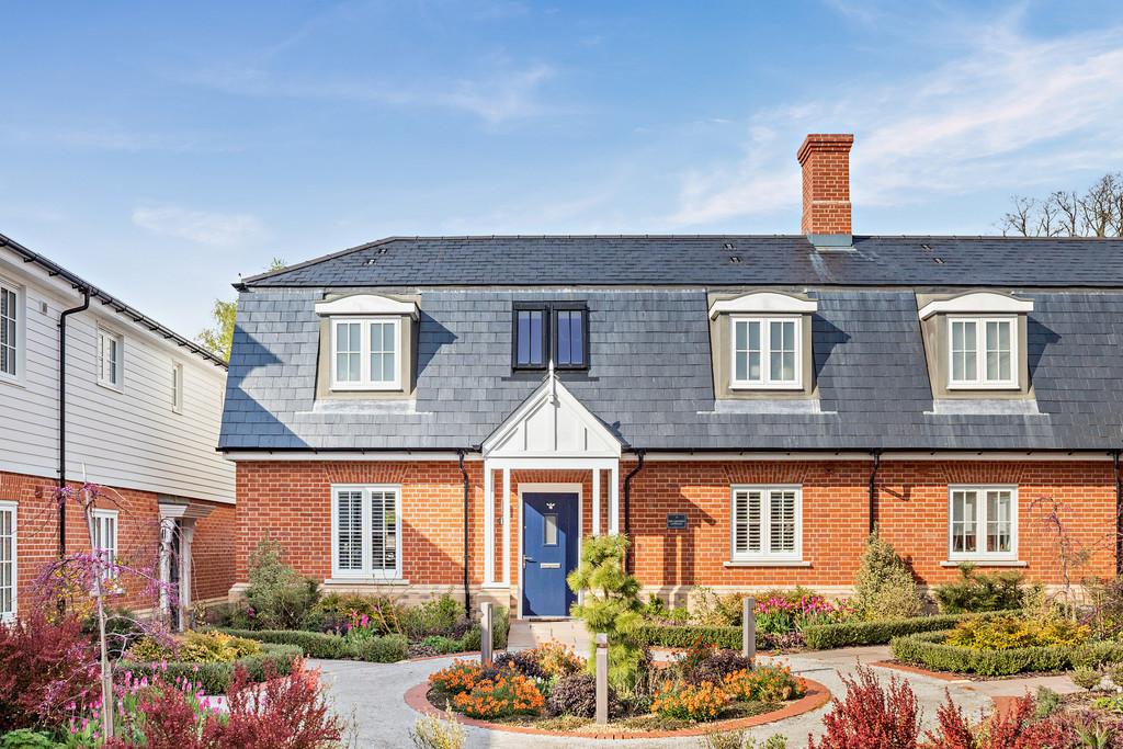 Wakes Hall Park, Wakes Colne CO6 2 bed semi-detached house for sale - £ ...