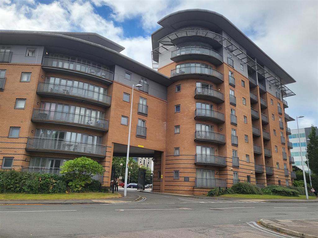 Triumph House, Manor House Drive... 1 bed apartment to rent - £995 pcm ...