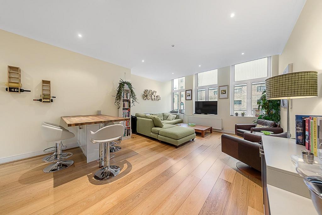 Brixton Road, SW9 2 bed flat - £500,000