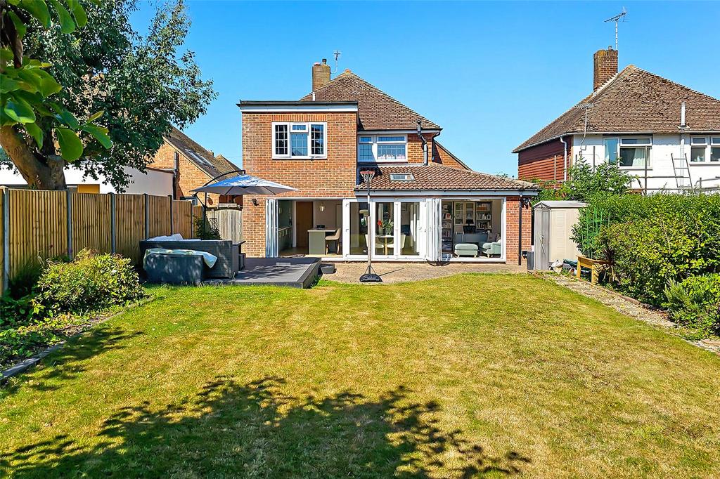 Harsfold Road, Rustington... 4 bed detached house - £825,000