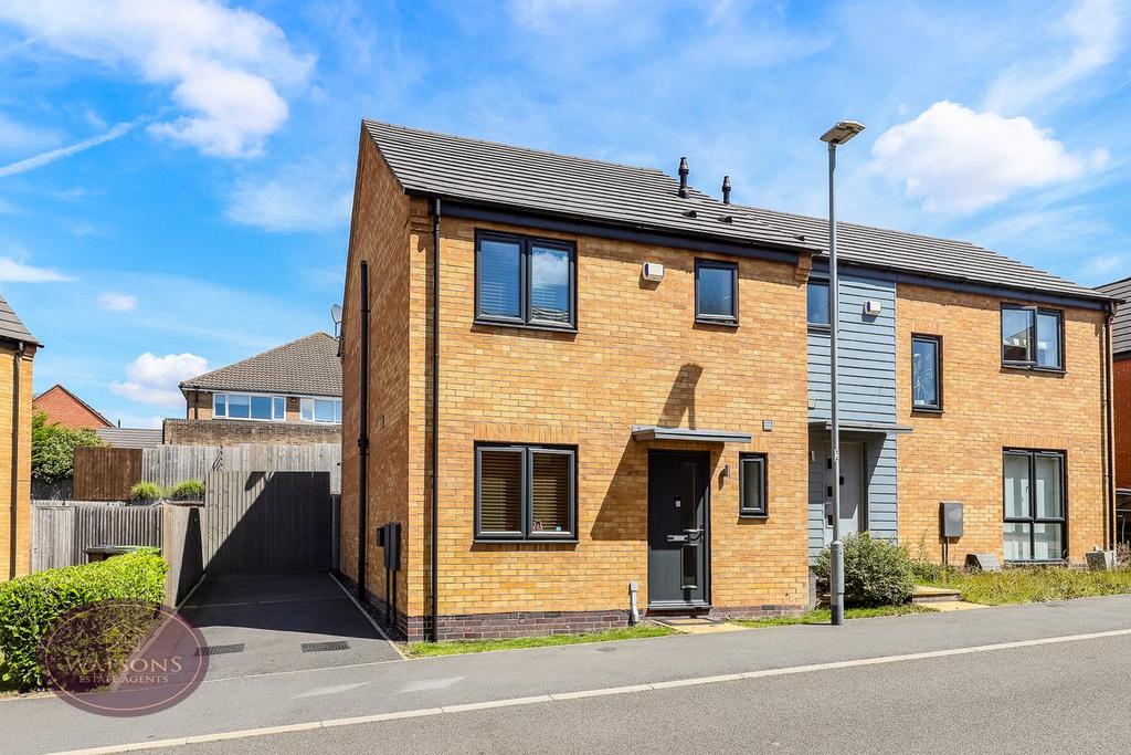 Garner Road, Giltbrook, Nottingham, NG16 3 bed semi-detached house - £ ...