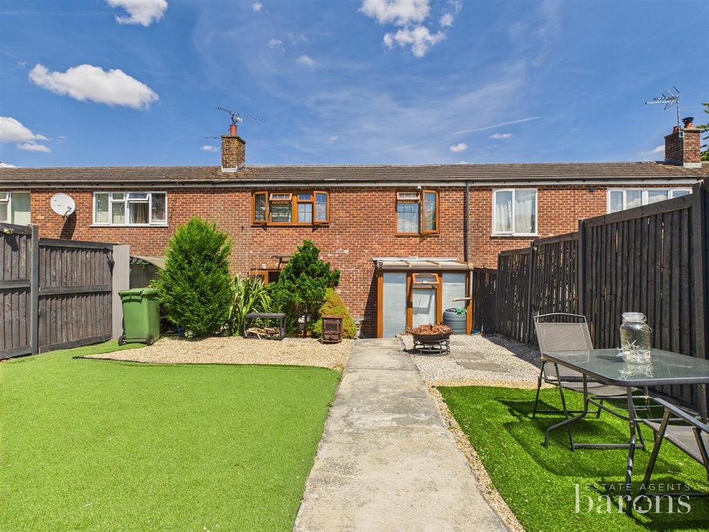 Butler Close, Basingstoke RG22 3 bed terraced house for sale - £300,000