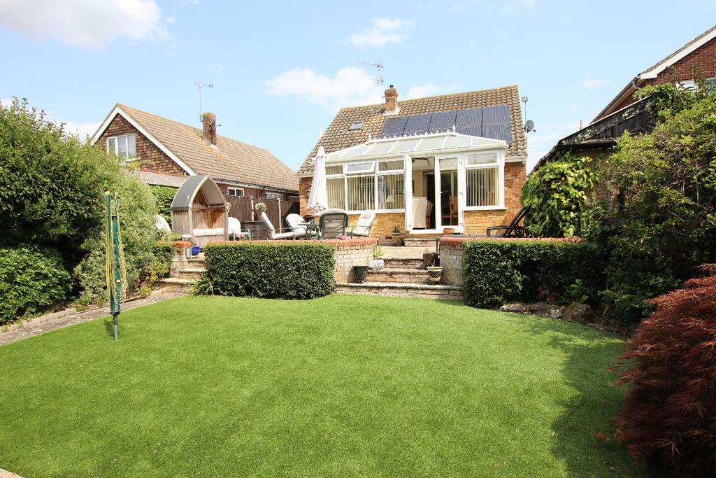 Clacton on Sea, CO15 3 bed detached house for sale - £410,000