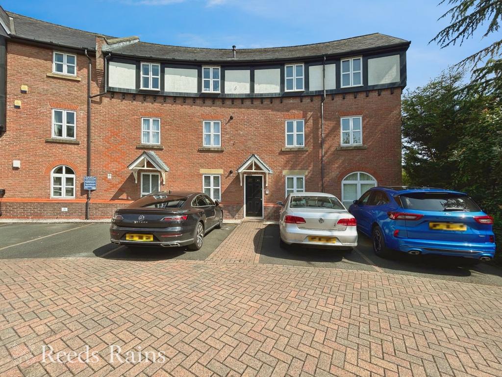 Cronton Farm Court, Widnes WA8 2 bed apartment for sale - £120,000