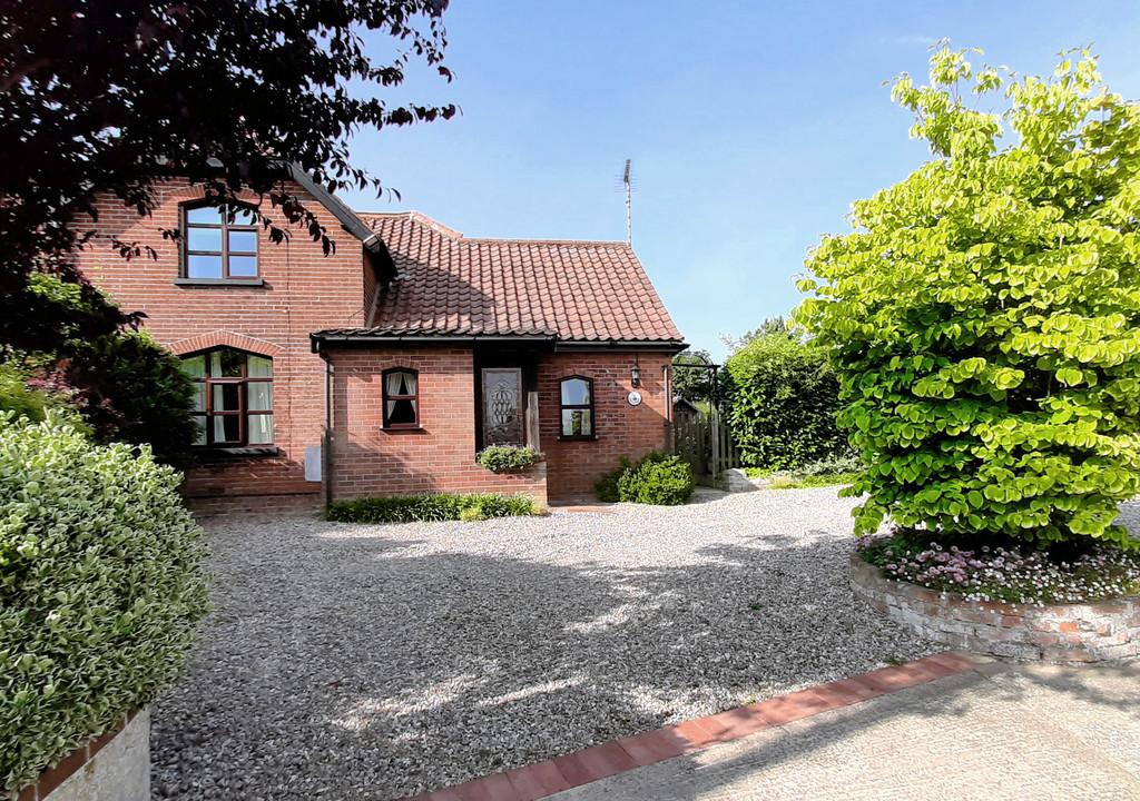 Bacton Road, Paston 3 bed cottage for sale - £375,000
