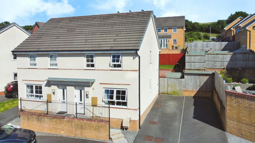 Hooper Way, Neath SA11 3 bed semi-detached house for sale - £220,000