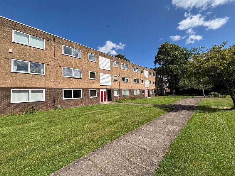 Brooklands Road, Sale M33 2 bed apartment - £195,000