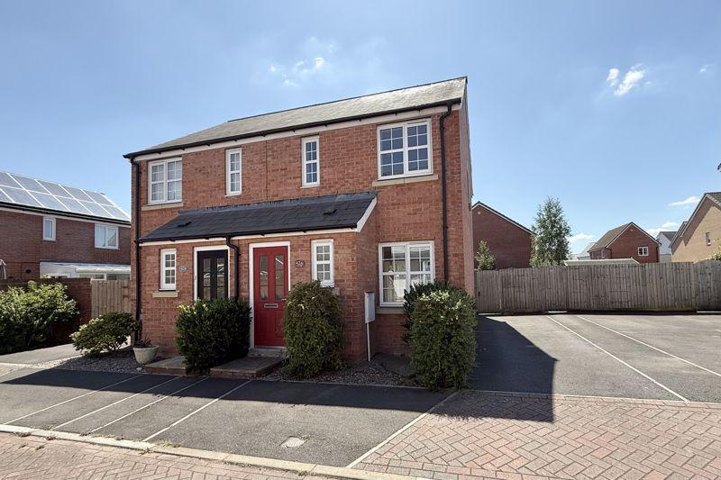 Saffin Drive, Taunton TA2 2 bed semi-detached house - £227,500