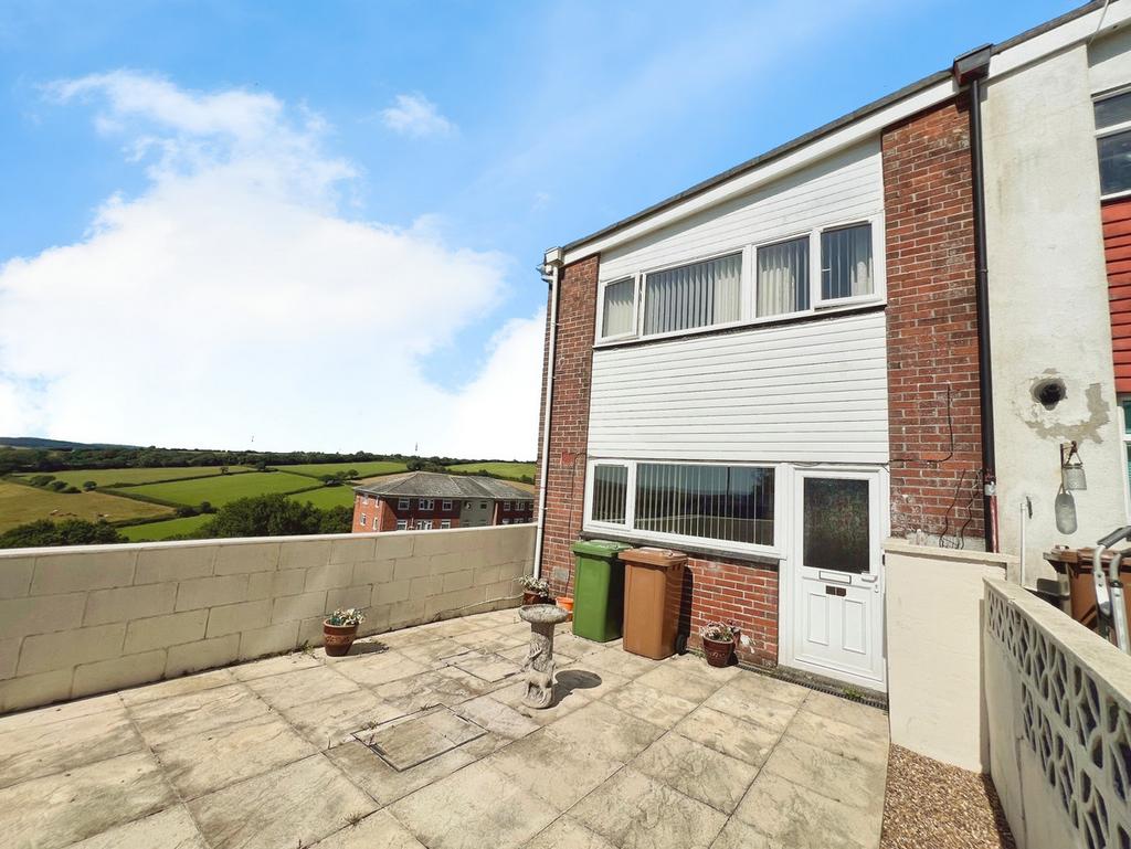 Lundy Close, Plymouth, PL6 3 bed end of terrace house for sale - £175,000