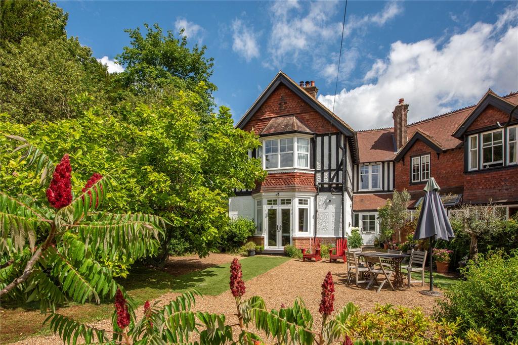 The Street, Betchworth, Surrey, RH3 4 bed house for sale - £1,195,000