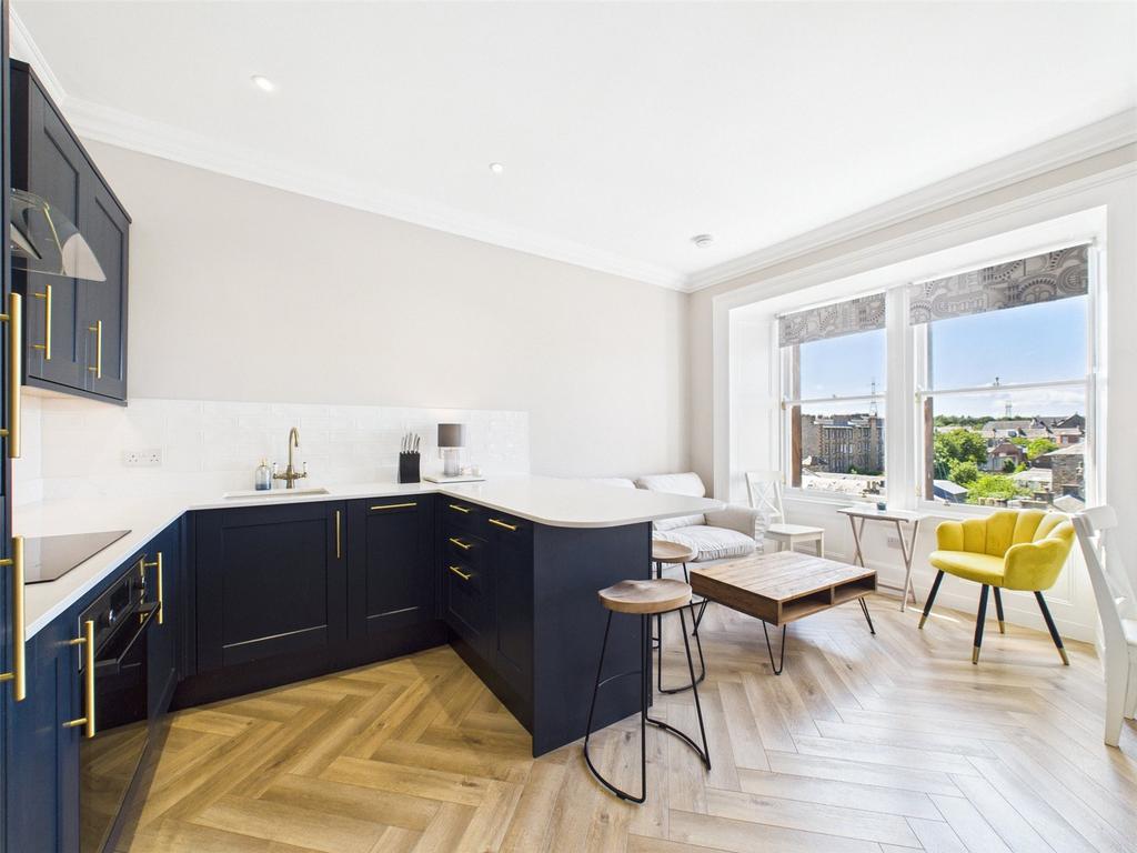 Straiton Place, Edinburgh... 2 bed apartment - £1,450 pcm (£335 pw)