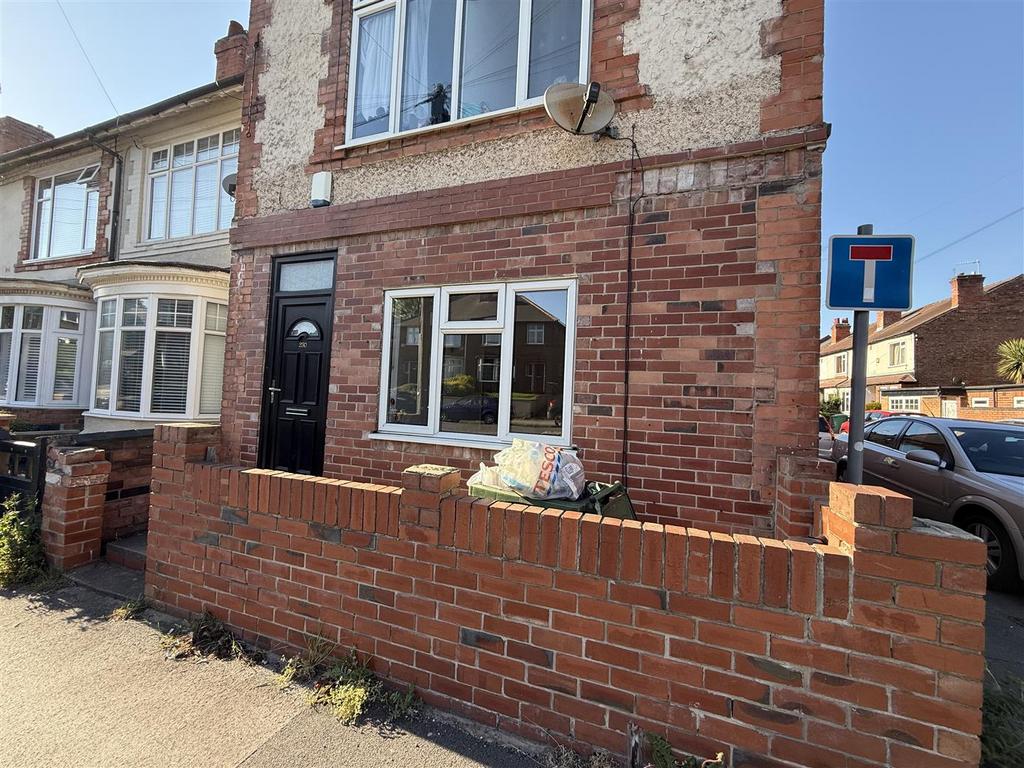 Haydn Road, Nottingham NG5 2 bed flat - £1,000 pcm (£231 pw)