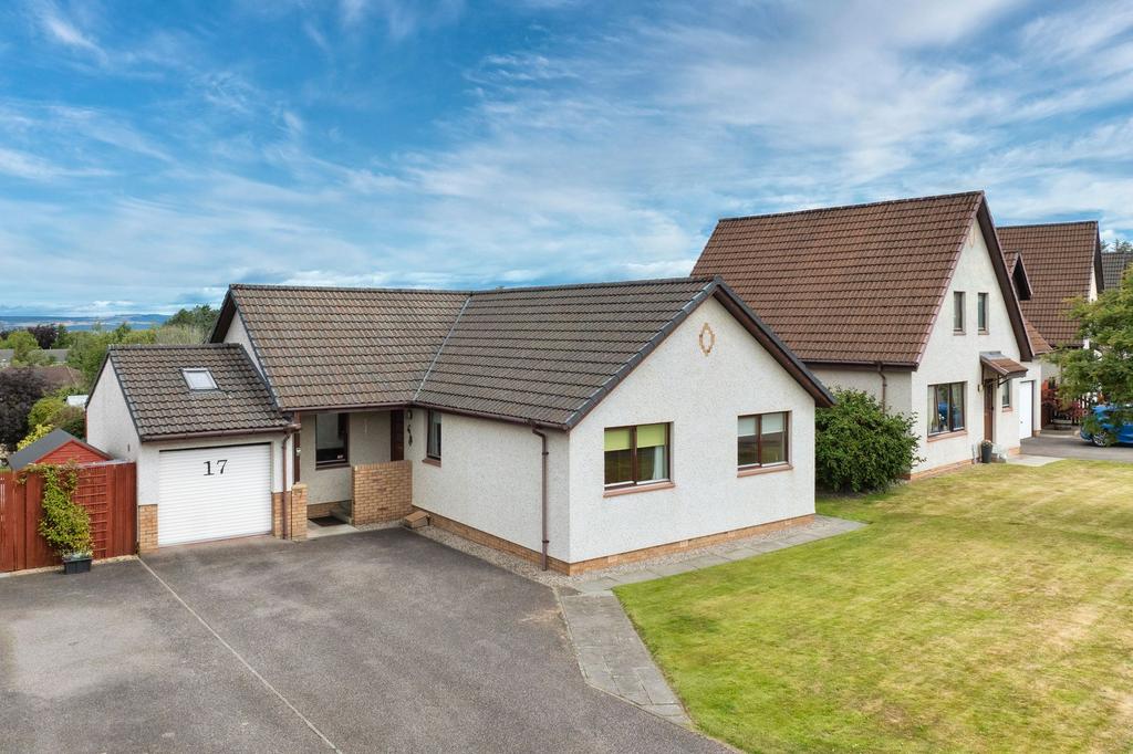 Towerhill Drive, Inverness IV2 4 bed detached bungalow - £330,000