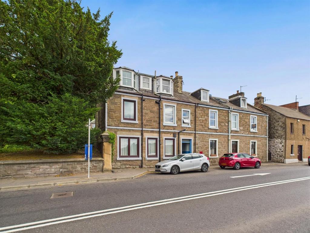 Dundee Road, Perth PH2 2 bed maisonette - £140,000