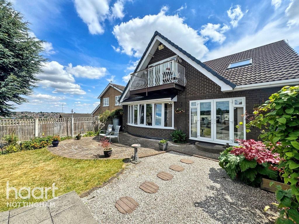 Standhill Avenue, Carlton 4 bed detached house for sale - £500,000