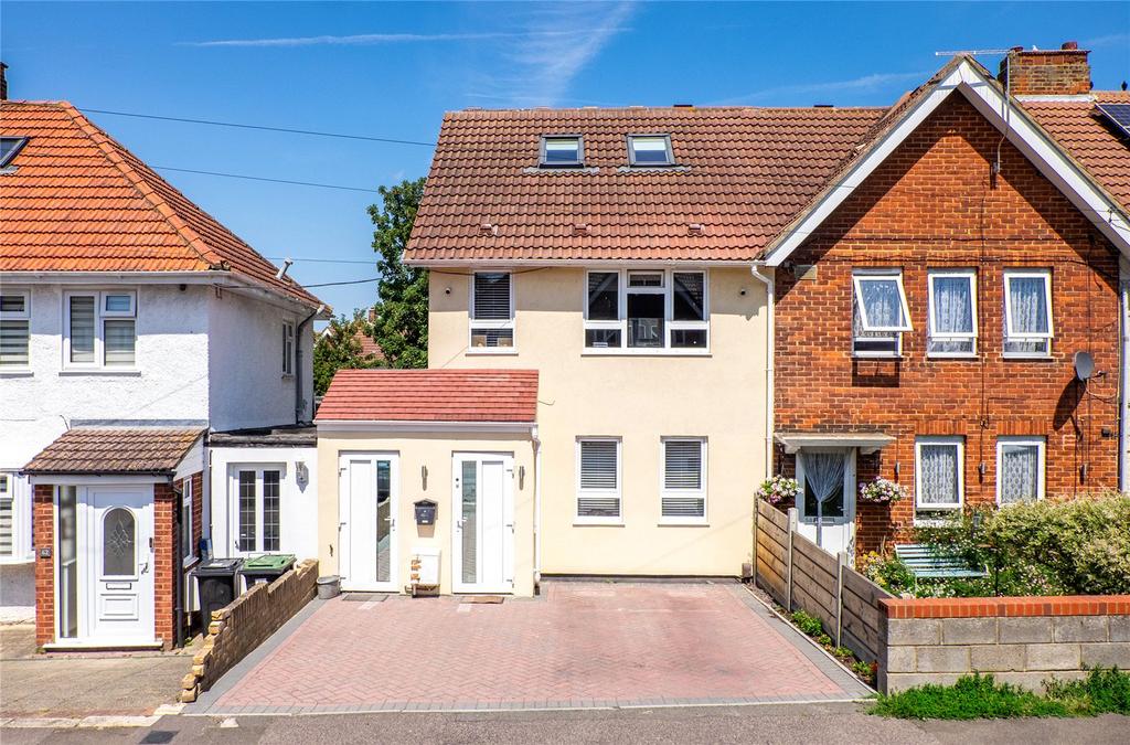 Hampton Crescent, Gravesend, Kent, DA12 3 bed end of terrace house for ...