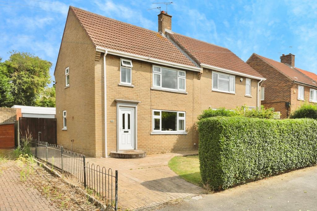 Windmill Road, Sheffield S25 2 bed semi-detached house - £160,000