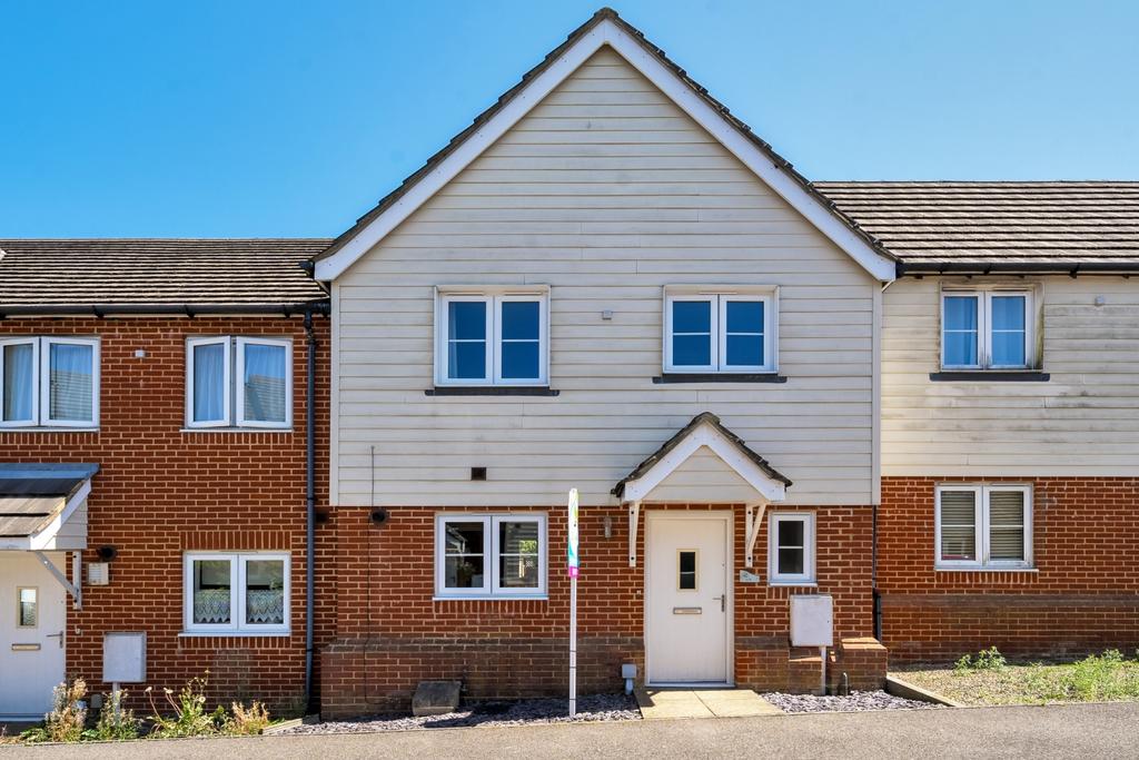 Lewis Road, Hawkinge, CT18 3 bed terraced house for sale - £300,000