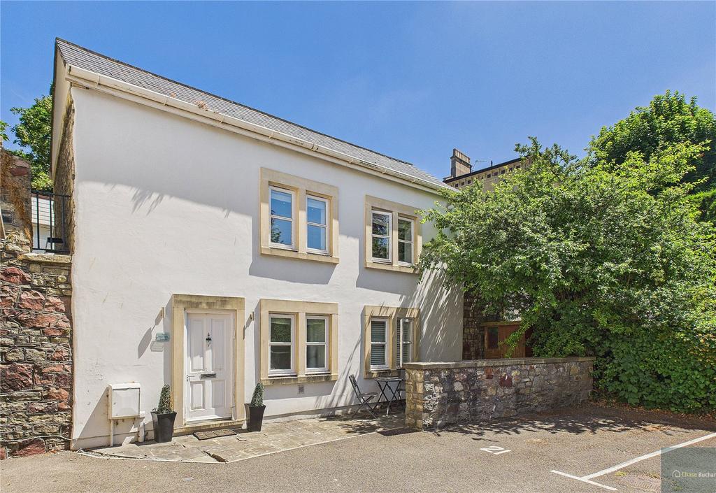 The Coach House, Clifton BS8 2 bed detached house to rent - £2,200 pcm ...
