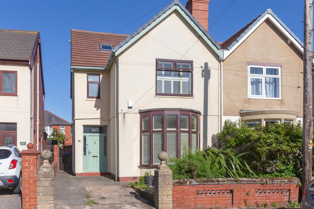 Warbreck Drive, Bispham, Blackpool, FY2 3 bed semi-detached house for ...