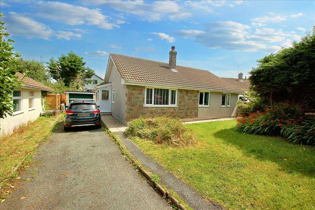 33 Cricket Grove, Hundleton 3 bed detached bungalow for sale - £295,000