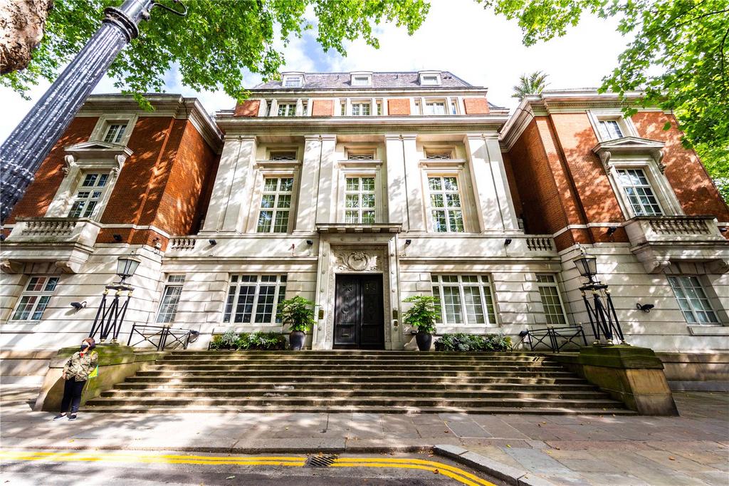Rosebery Avenue, London, EC1R 2 bed apartment to rent - £3,300 pcm (£ ...