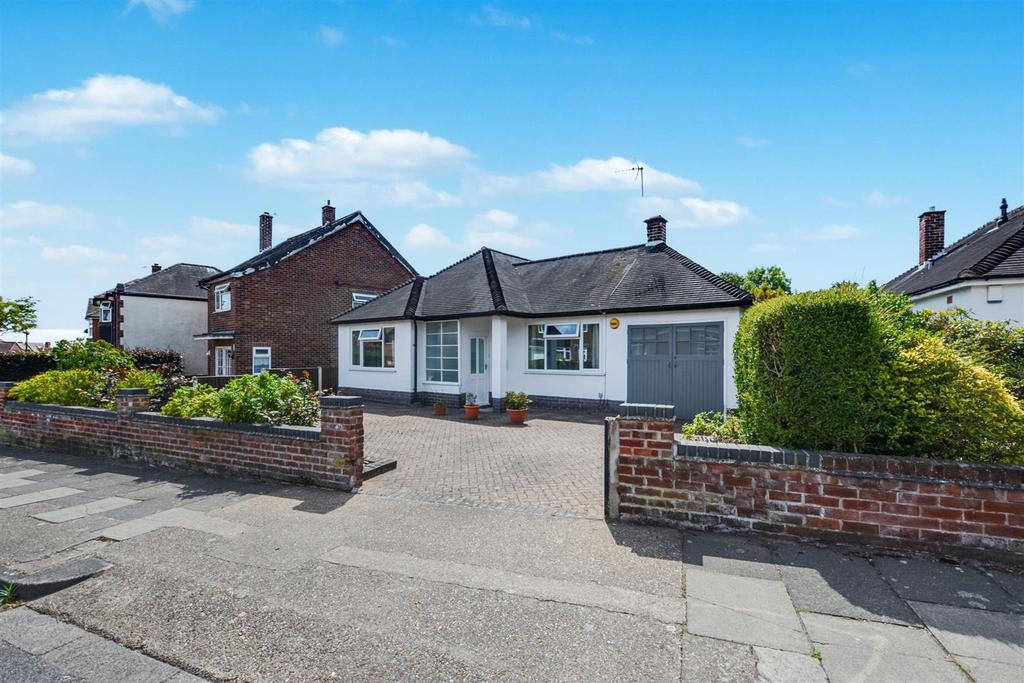 Burnside Drive, Bramcote 2 bed detached bungalow for sale - £415,000