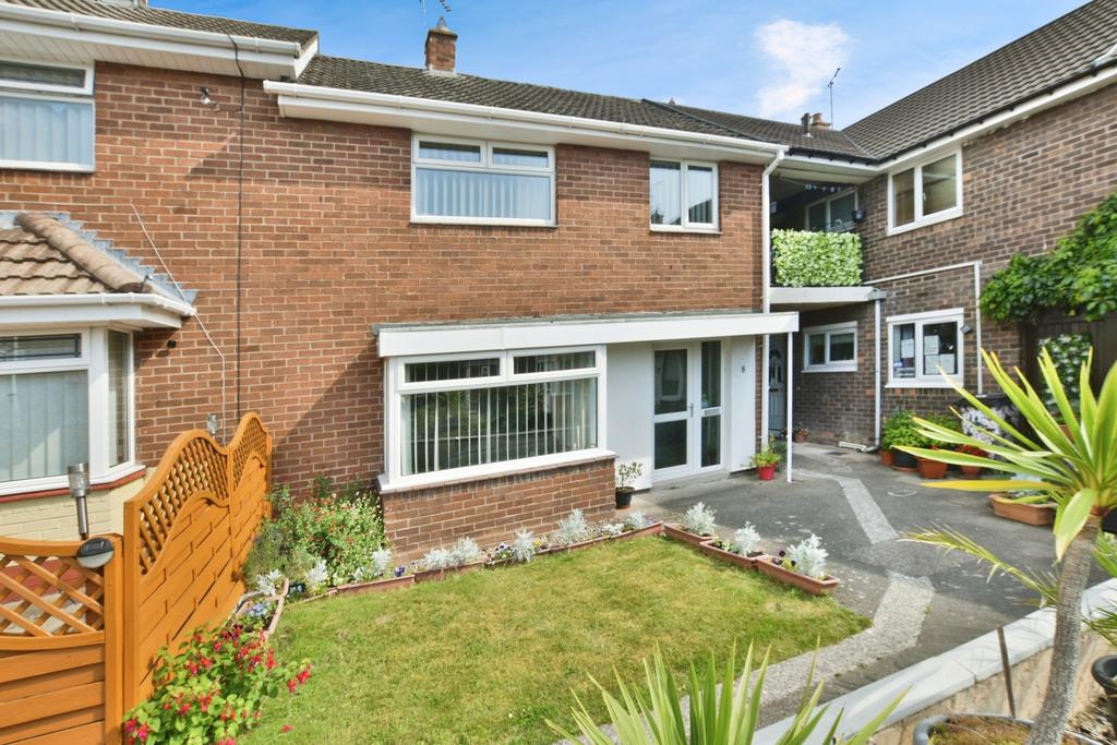 Avon Close, Acton, Wrexham, LL12 4 bed semi-detached house for sale - £ ...