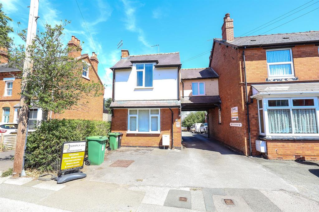 Evesham Road, Redditch 1 bed flat - £750 pcm (£173 pw)