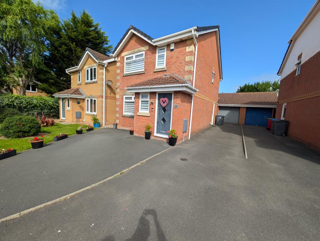 Greenbriar Close, Highfurlong FY3 3 bed detached house - £225,000