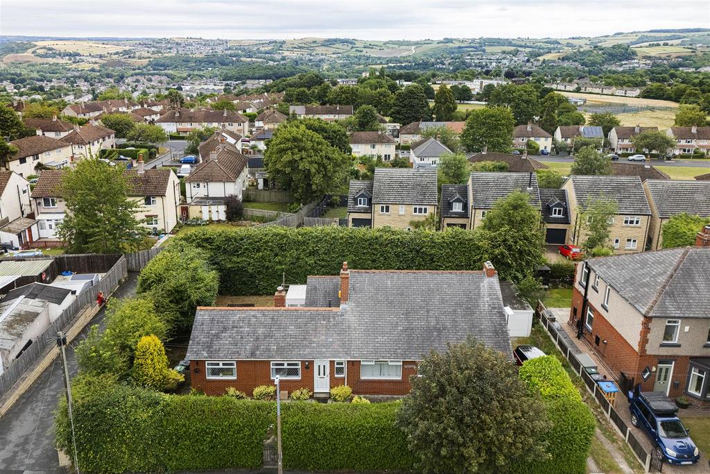 Town End, Almondbury, Huddersfield 4 bed detached bungalow for sale - £ ...