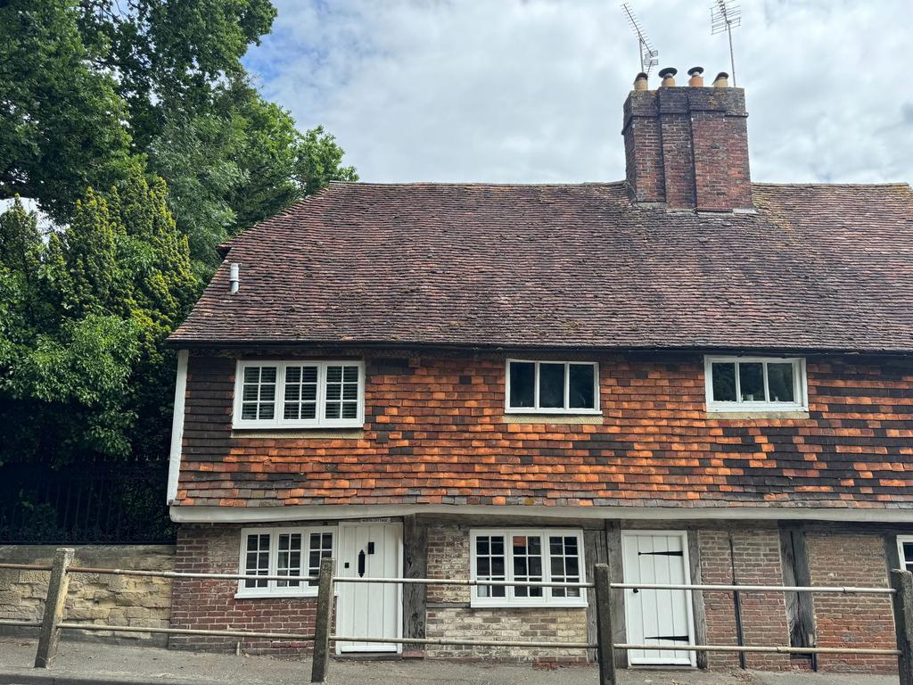 Staplehurst, Kent 4 bed semi-detached house for sale - £495,000