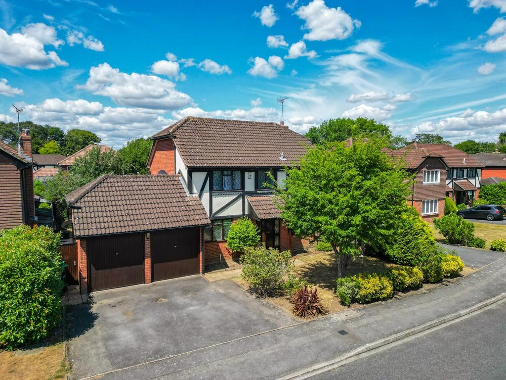 High Tree Drive, Earley, Reading... 4 bed detached house for sale - £ ...