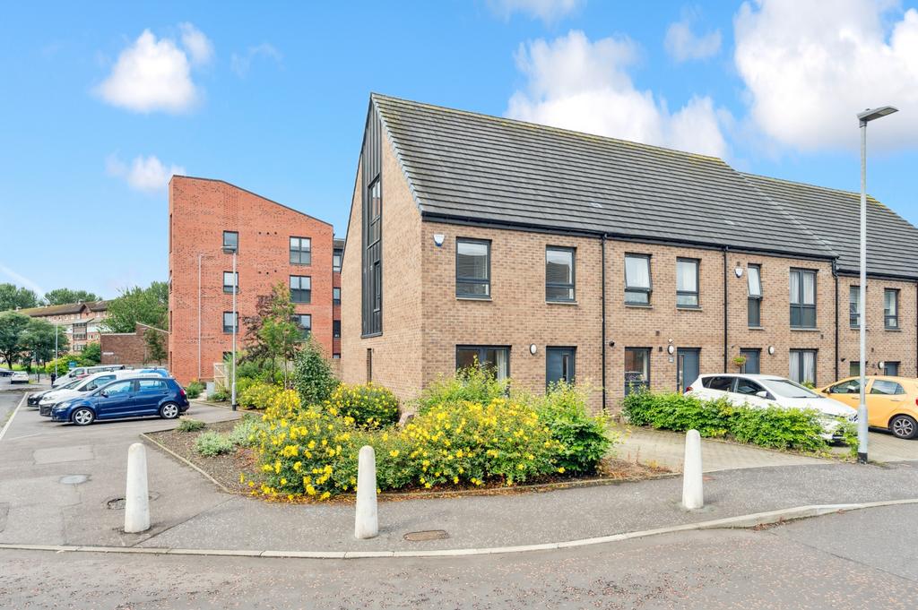 Auldfield Gate, Pollokshaws... 4 bed townhouse - £1,595 pcm (£368 pw)