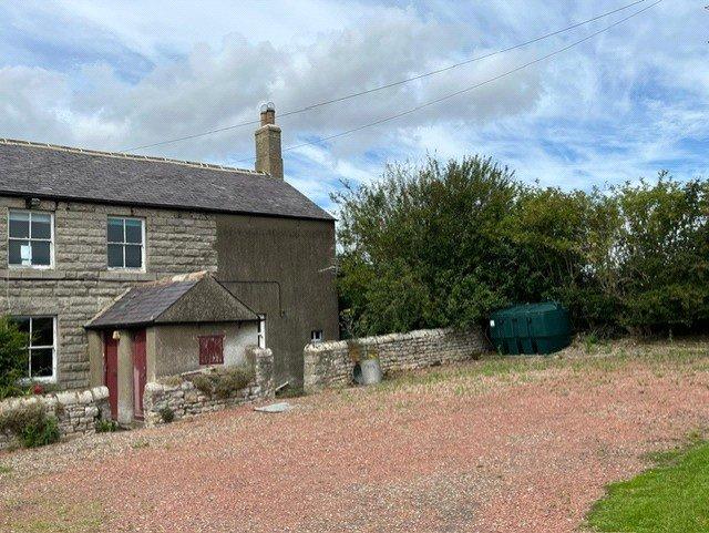 South Acomb Cottage, Stocksfield, NE43 3 bed house - £795 pcm (£183 pw)
